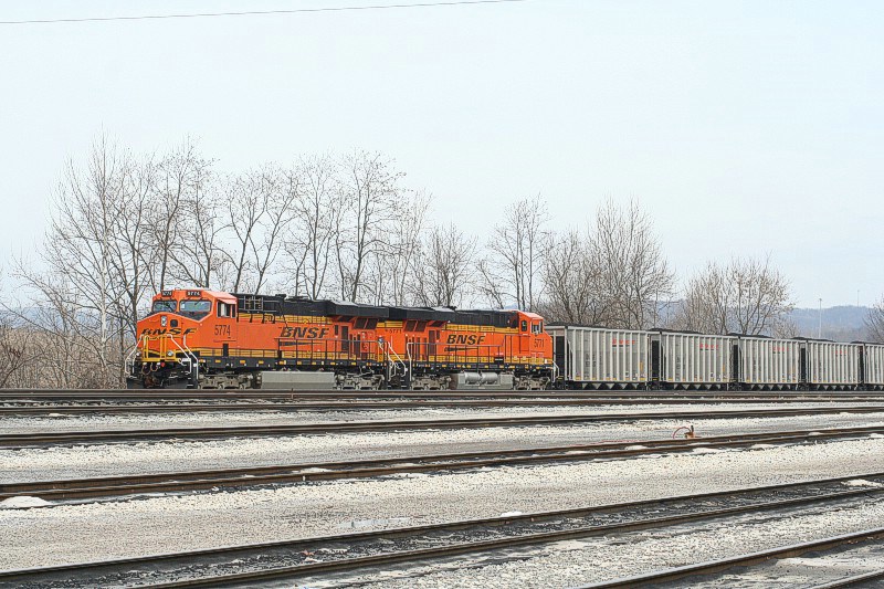BNSF 5774